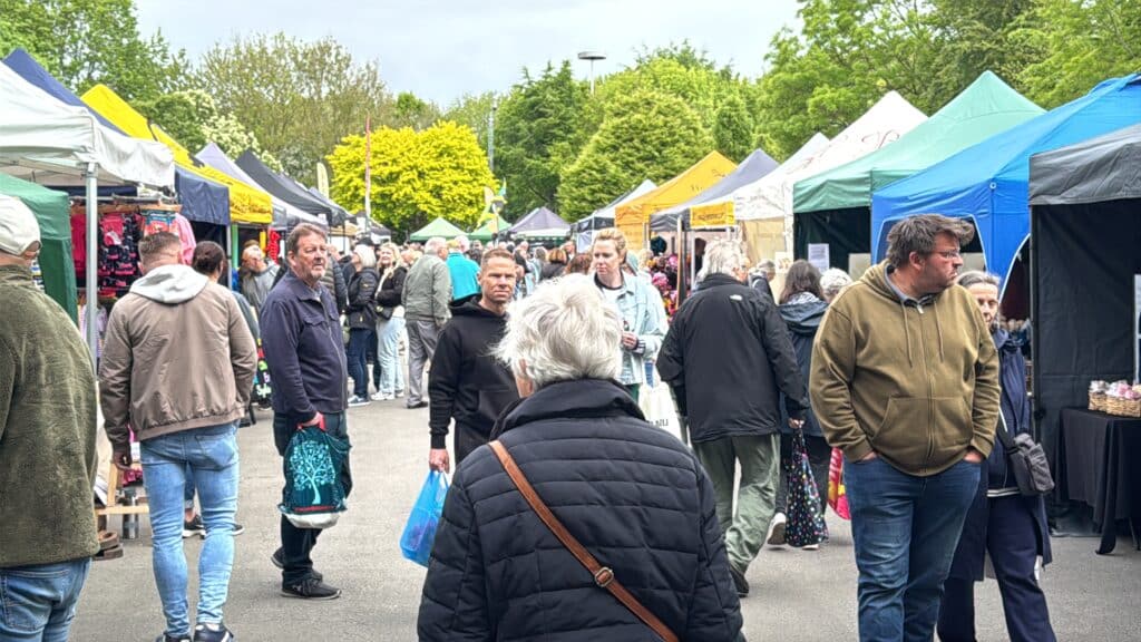 The Market Under the Bridge at Humber Bridge - Pedddle